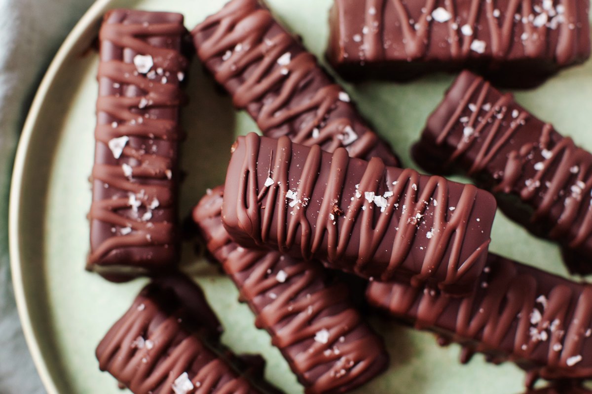 Granola Candy Bars – My New Roots – CHEF Q'S TRAVEL RECIPE